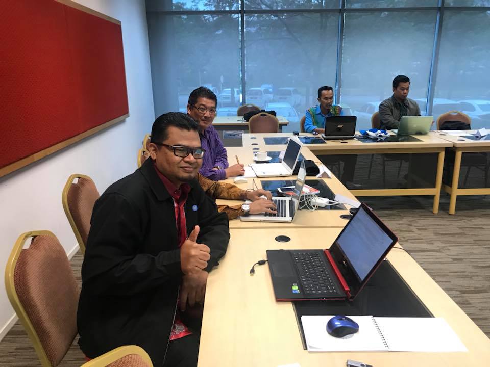 Kursus PHP Laravel - Kursus Programming PHP MySQL Laravel (Asas) Kursus PHP Laravel - Kursus Programming PHP MySQL Laravel (Asas)